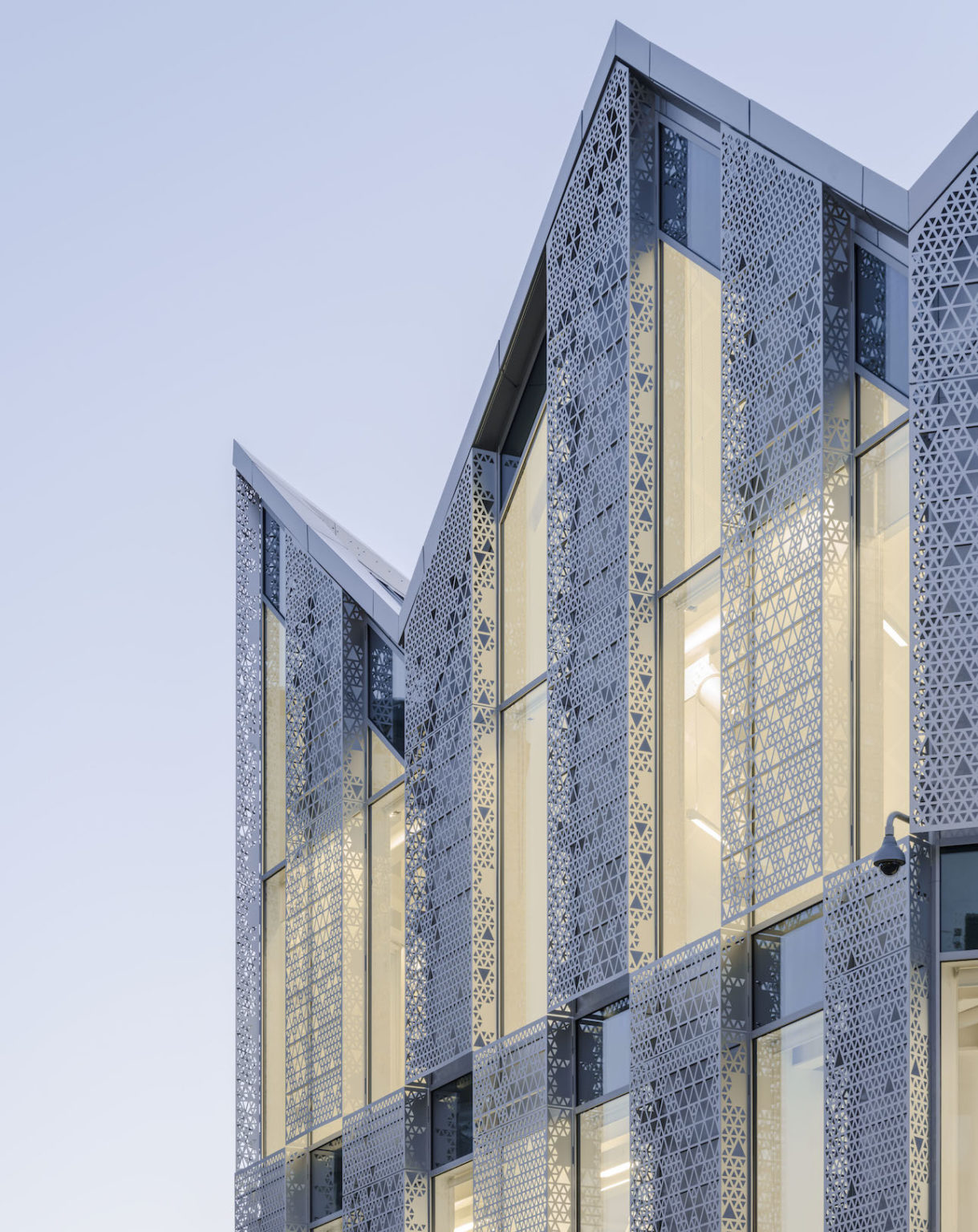 Coffey Architects completes silver office building in King's Cross ...