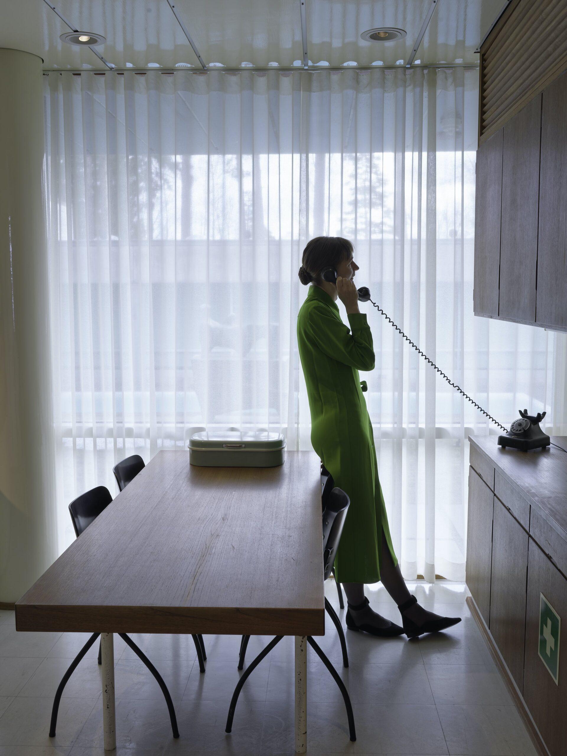Photographer Elina Brotherus makes herself at home in the Didrichsen ...