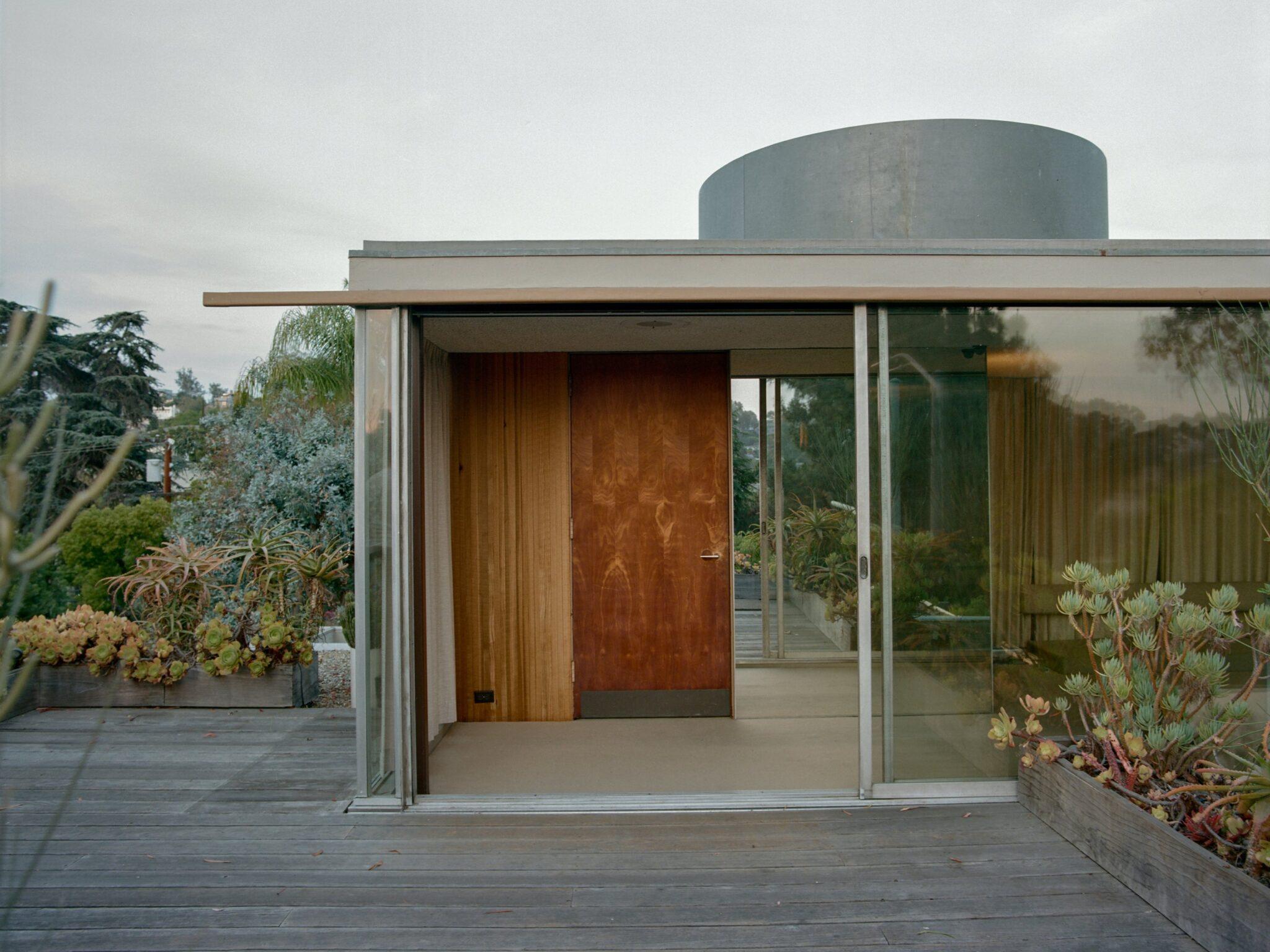 The VDL House built by Richard Neutra can now be seen from all over the ...